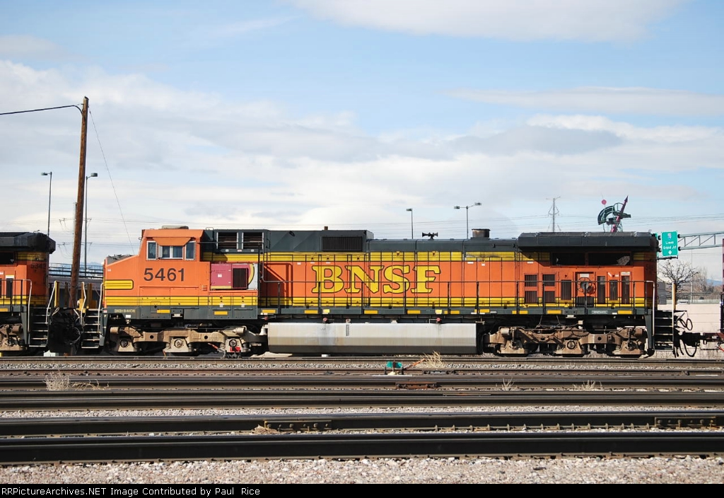 BNSF 5461